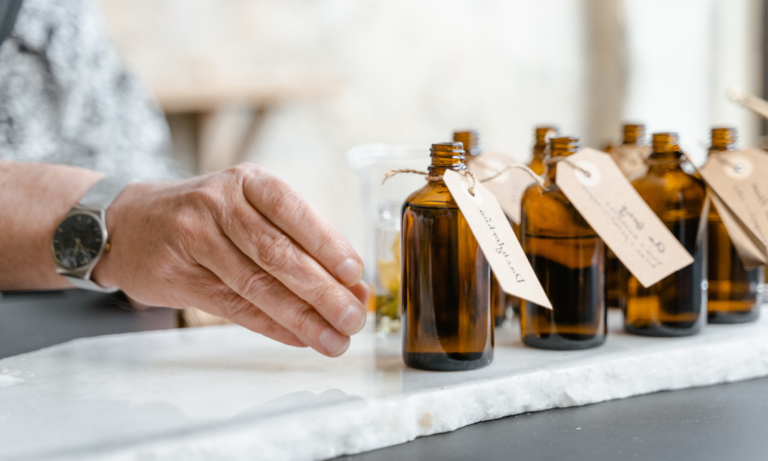 Luxury Perfume Manufacturer in Dubai - Dehnee Perfume Factory